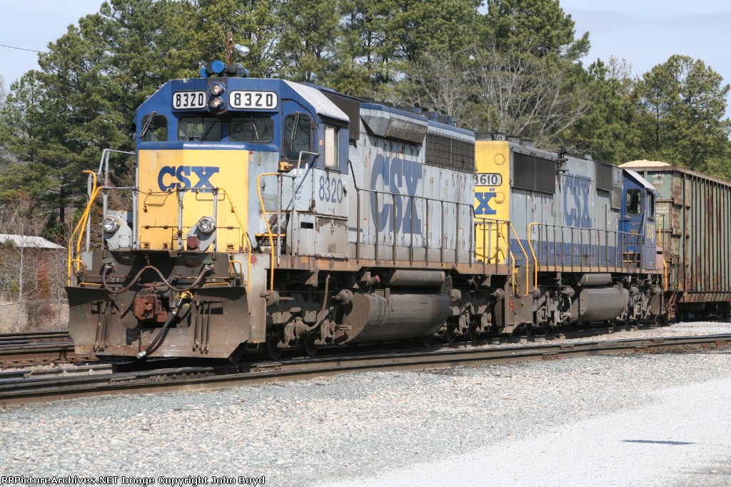 CSX 8320 switches Maxwell Yard